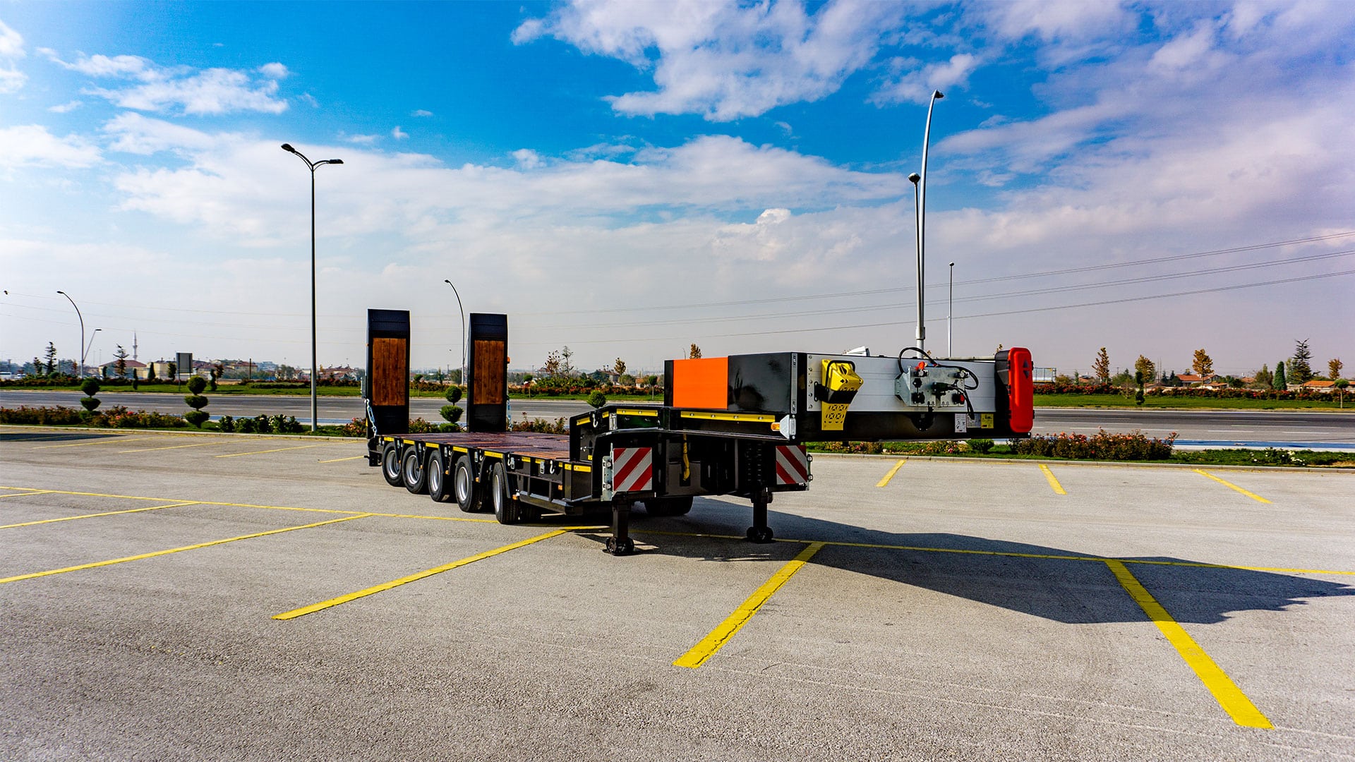 5 Axle Extendable Lowbed is produced by STU Trailers.